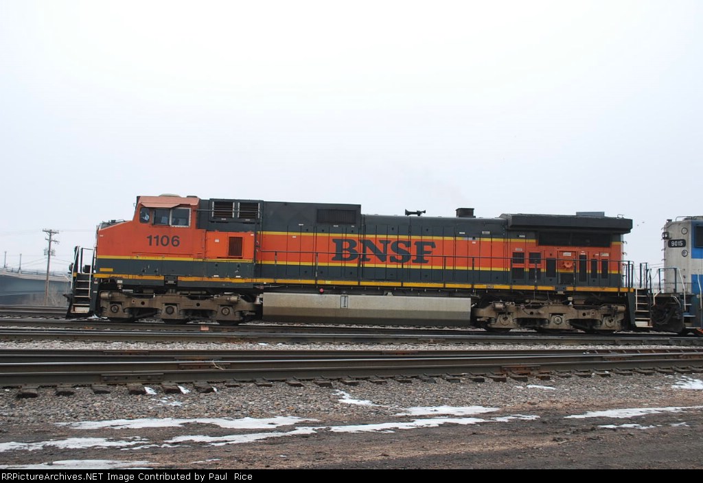 BNSF 1106